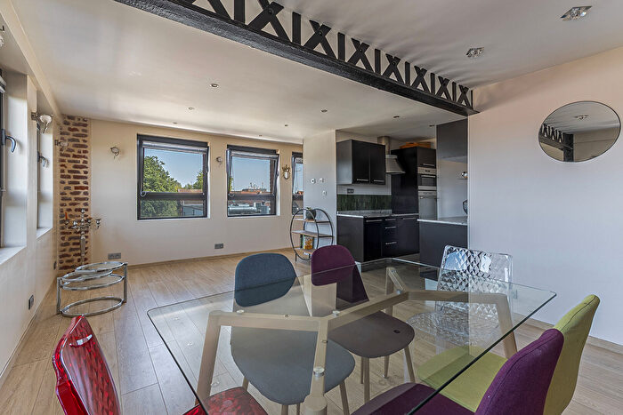 Roncq, Vallée, Blanc Four : Appartement 2 pièces à vendre