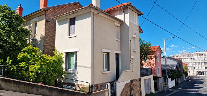Clermont-Ferrand, Vallières, Sallins, Poncillon : Maison 3 pièces à vendre