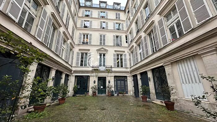 Appartement à vendre - Paris e , Clichy, Trinité - 3 pièces - 2 chambres