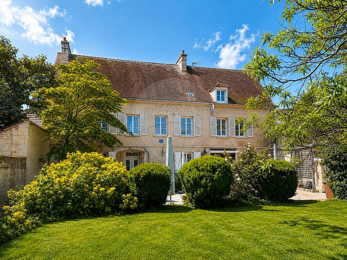 Senlis, Villevert : Maison 9 pièces à vendre