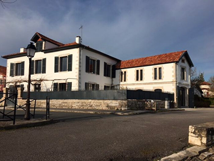Maison 8 pièces à Urt, à vendre