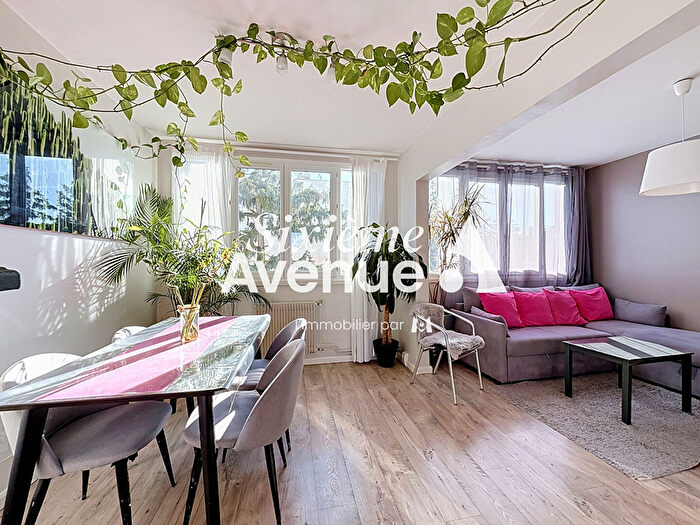 Appartement 3 pièces à vendre à Décines-Charpieu, Le Prainet