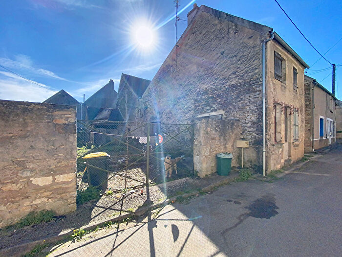 Maison 3 pièces à vendre à Montillot