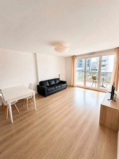 Plateau-Grèves-Europe-Gare du Stade-Fossés Jean, Colombes : Appartement 3 pièces à louer
