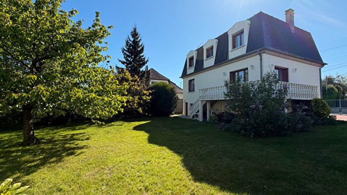 Livry-Gargan, Nord : Maison 6 pièces à vendre