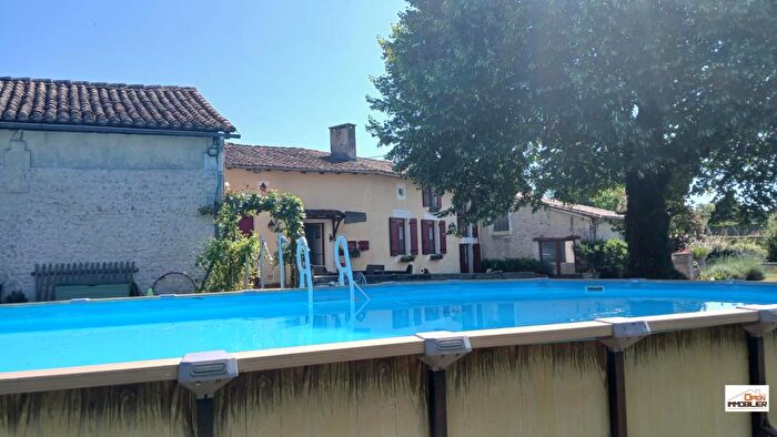 Maison 7 pièces à vendre à Saint-Laurent-de-Belzagot