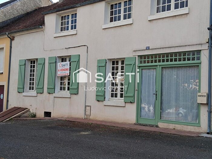 Mauves-sur-Huisne : Maison 6 pièces à vendre