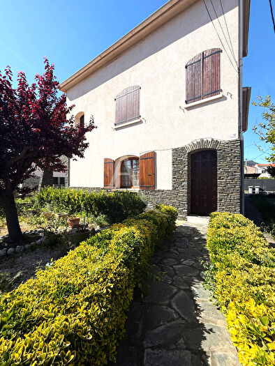 Maison à vendre - Prades - 8 pièces - 5 chambres