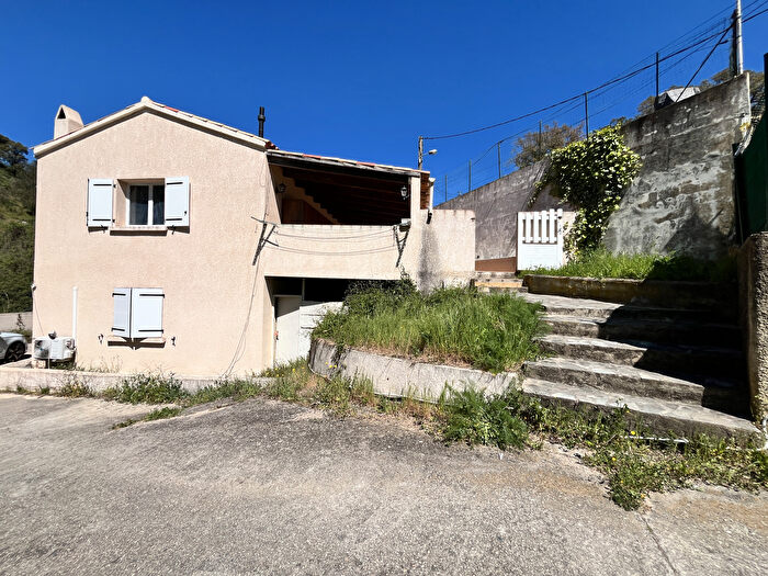 Maison 5 pièces à Afa, à vendre