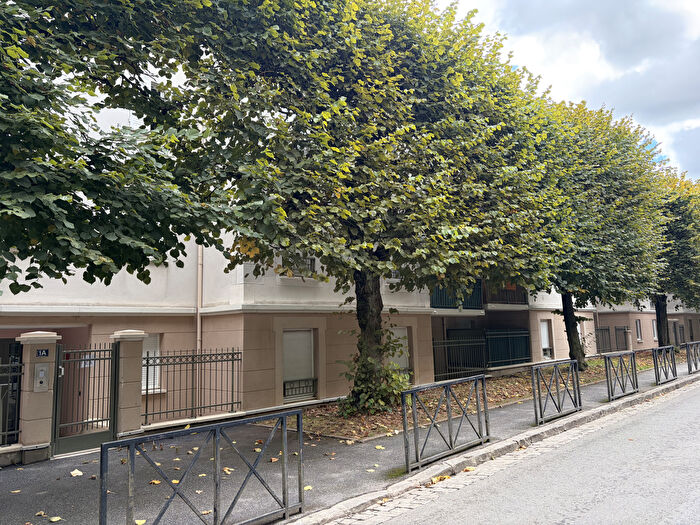 Appartement 3 pièces à Trappes, Village, Cité Nouvelle, à louer
