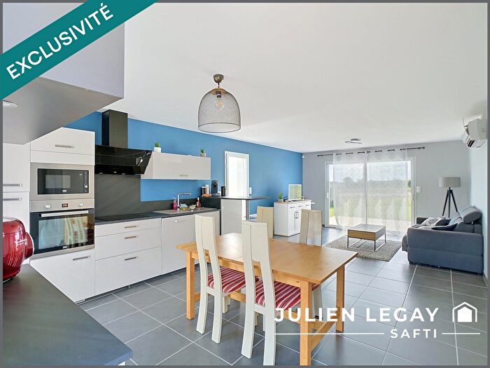 Sainte-Néomaye : Maison 4 pièces à vendre