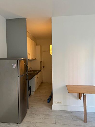 Appartement à louer - Asnières-sur-Seine, Centre-ville - 2 pièces - 1 chambre