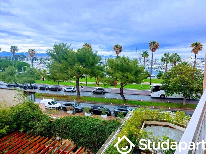 Appartement à louer - Lagare, Antibes - 3 pièces