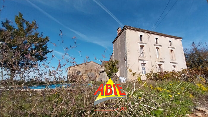 Maison à vendre - Saint-Pompain - 3 pièces - 3 chambres