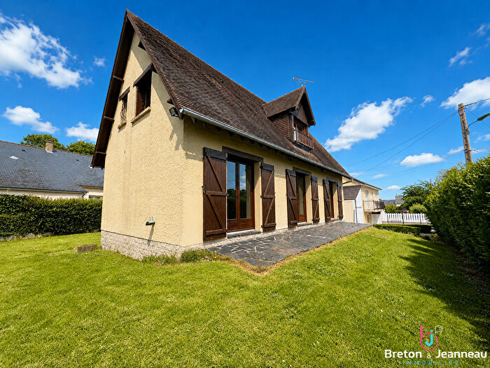 Javron-les-Chapelles - Maison 4 pièces à vendre
