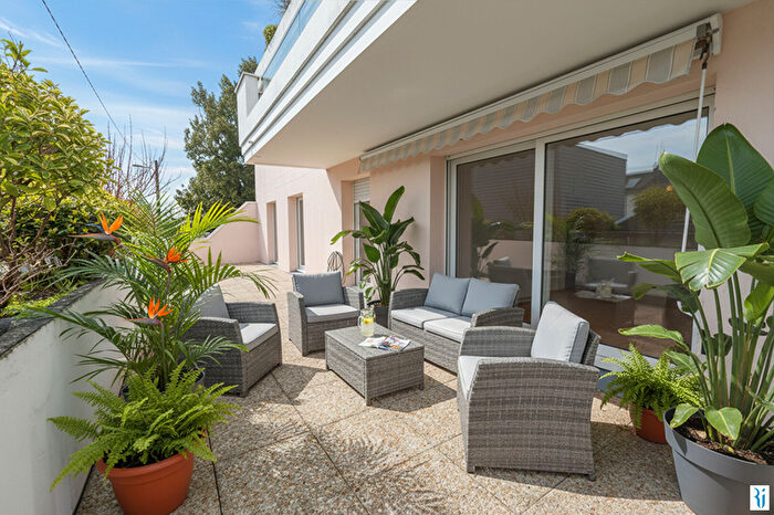 Appartement à louer - Bihorel, Bihorel ancien, Village - 3 pièces - 2 chambres