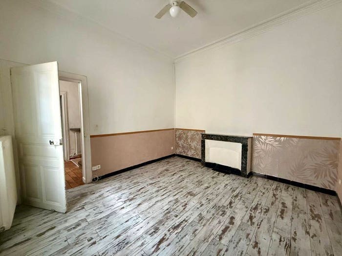 Centre Ville, Milhaud : Maison 3 pièces à louer