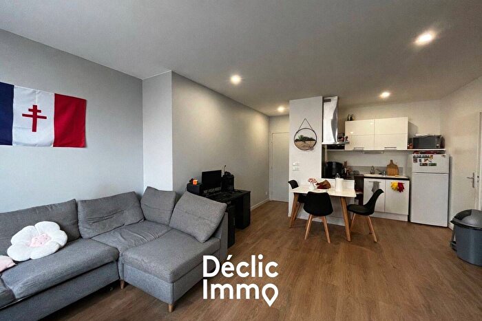 Appartement à louer - Trois Quartiers-Centre Ville, Poitiers - 2 pièces - 1 chambre