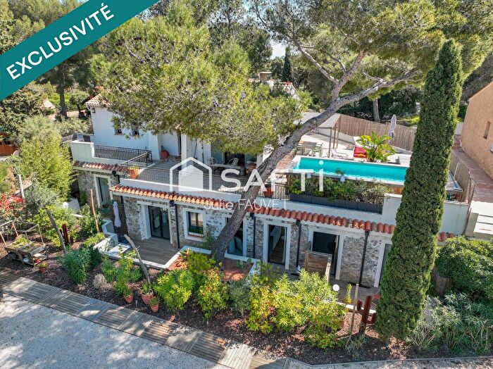 Maison à vendre - Saint-Raphaël, Agay - 7 pièces - 5 chambres