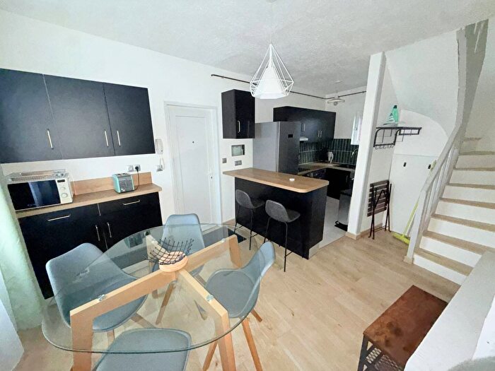 Appartement à louer - Grieu-Vallon Suisse-Saint Milaire-Mont Gargan, Rouen - 3 pièces - 2 chambres