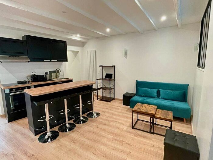 Appartement à louer - Violet Commerce, Paris ème arrondissement - 2 pièces - 1 chambre