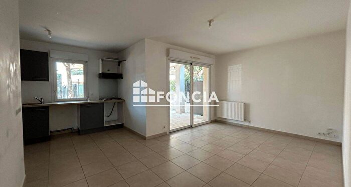 Sud, Le Thor : Appartement 3 pièces à louer