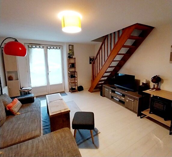 Maison à louer - La Sauve - 2 pièces - 1 chambre