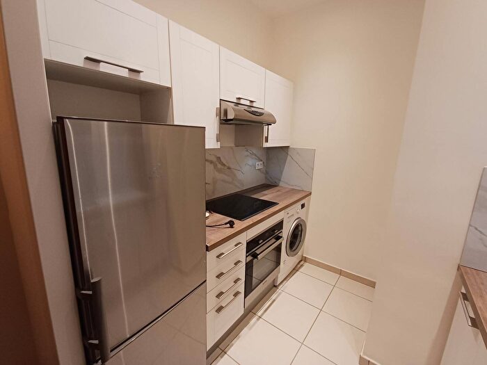 Appartement à louer - Boulevars-Gare-Saint Leger-Chabrand, Draguignan - 1 pièce