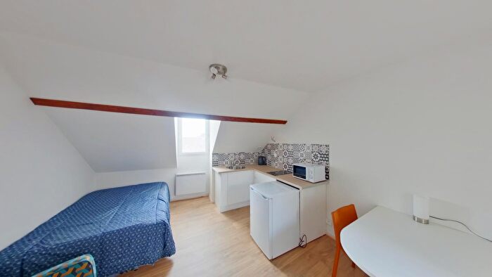 Appartement à louer - Châtellerault, Centre-ville - 1 pièce