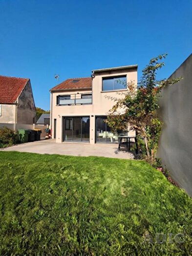 Maison 8 pièces à Saint-Soupplets, à vendre