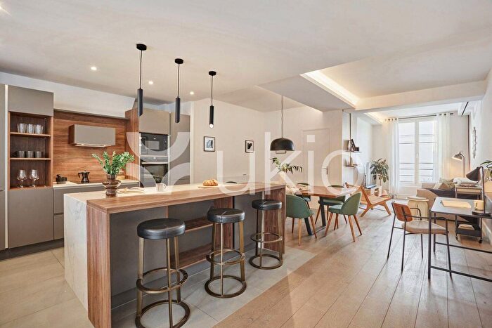 Appartement à louer - Porte Saint Denis-Paradis, Paris ème arrondissement - 4 pièces - 3 chambres