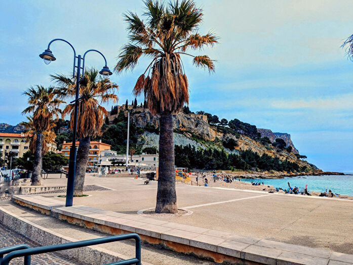 Maison à vendre - Cassis - 5 pièces - 3 chambres