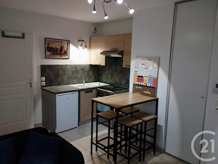 Appartement à louer - Chilly-Mazarin, Centre-ville - 2 pièces - 1 chambre