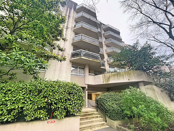 Appartement à louer - Courbevoie, Hôtel de ville - 1 pièce