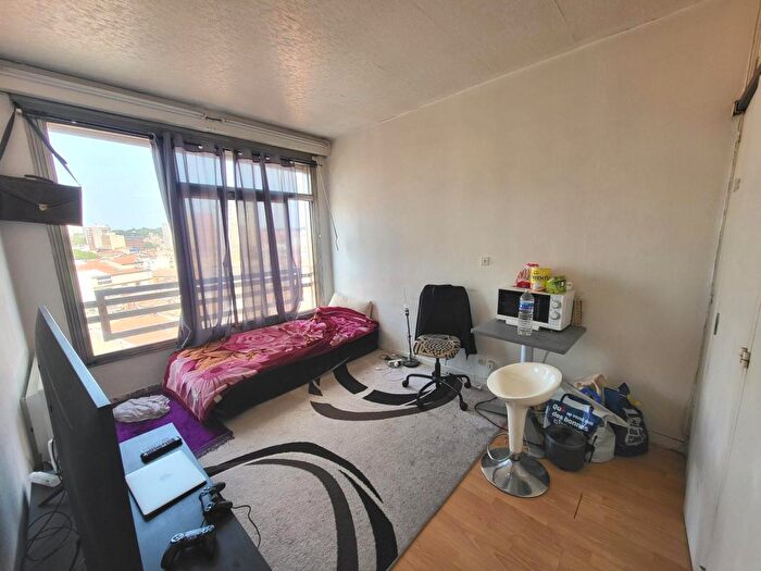 Maisons à vendre et appartements à louer - 1