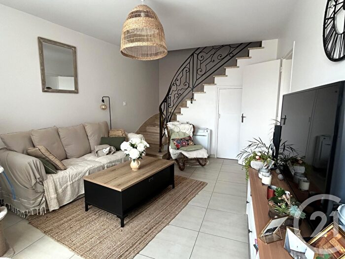 Maison 3 pièces à louer - Ambon