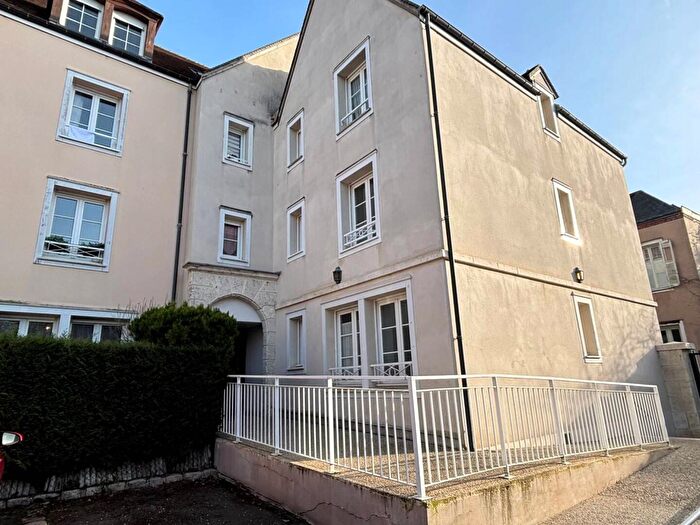 Appartement à louer - Haute Ville-Basse Ville, Chartres - 4 pièces - 3 chambres