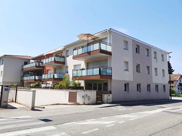 Appartement à louer - Villars-les-Dombes - 4 pièces - 3 chambres