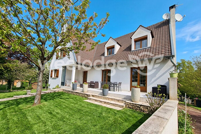 Maison 10 pièces à Villemaréchal, à vendre