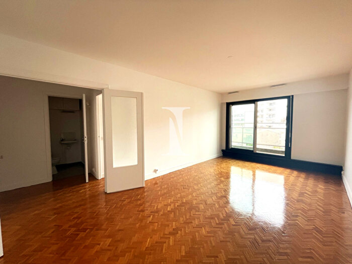 Appartement 3 pièces à louer à Paris 15ème