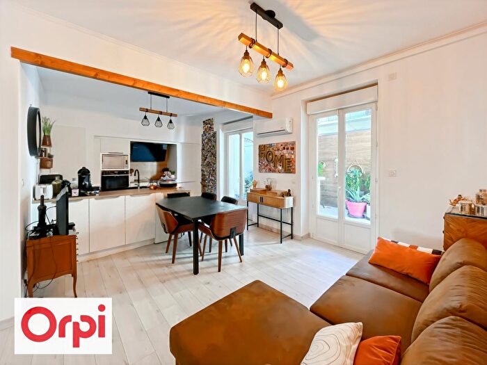 Appartement à vendre - Béziers, Champ de Mars - 4 pièces - 3 chambres