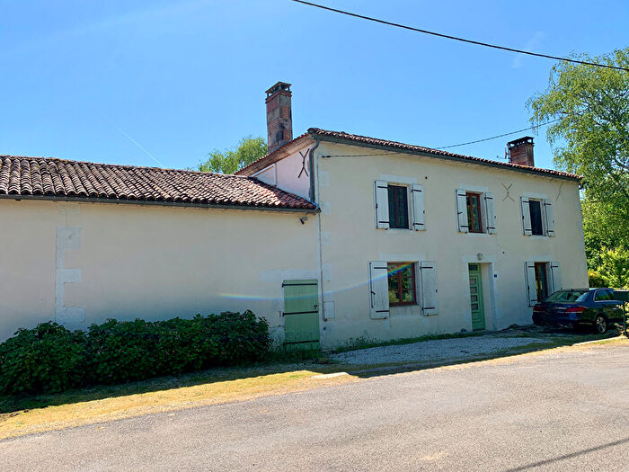 Maison 6 pièces à Le Bouchage, à vendre