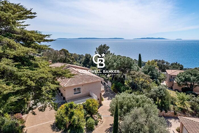 Le Lavandou, Fossette, Aiguebelle, Pointe de la Sèque : Maison 6 pièces à vendre