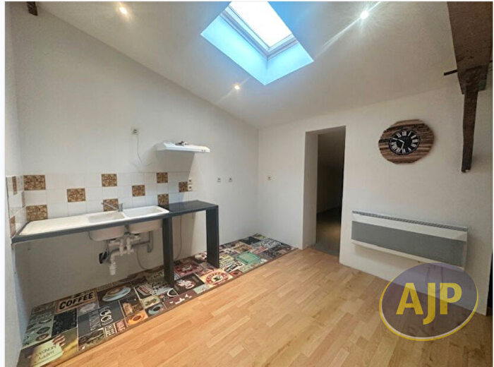 Appartement à louer - Les Églisottes-et-Chalaures - 1 pièce