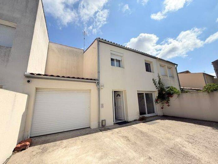 Centre Ville Nord, Rochefort : Maison 4 pièces à louer