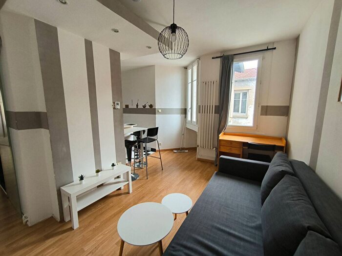 Jacquard, Saint-Étienne : Appartement 2 pièces à louer