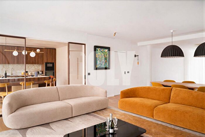 Paris 8ème, Mairie : Appartement 5 pièces à vendre