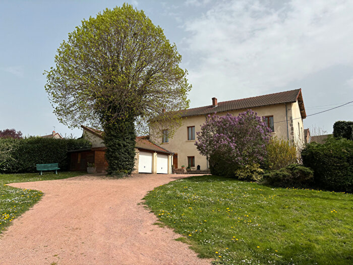 Maison à vendre - Le Mayet-de-Montagne - 8 pièces - 3 chambres