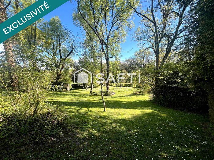 Maison à vendre - Taïx - 5 pièces - 3 chambres