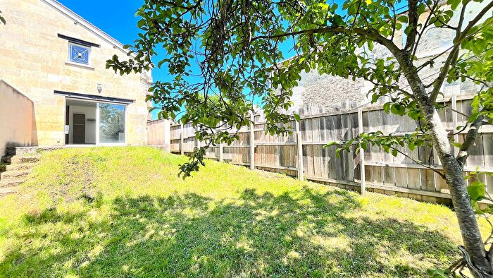 Maison à louer - Bourg - 4 pièces - 3 chambres